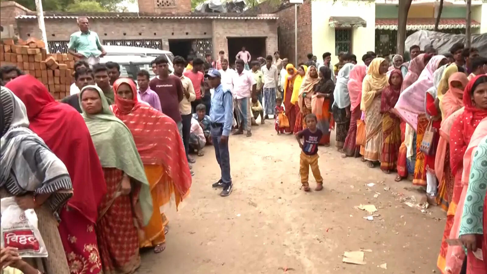 WB: Security beefed up after clash broke out between Congress, TMC workers in Malda