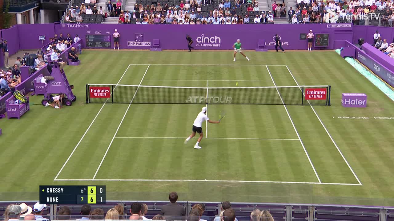 Holger Rune with a spectacular pass