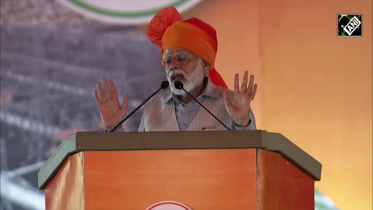 'Loot Ki Dukaan, Jhooth Ka Bazaar…' PM Modi attacks Congress at rally ...