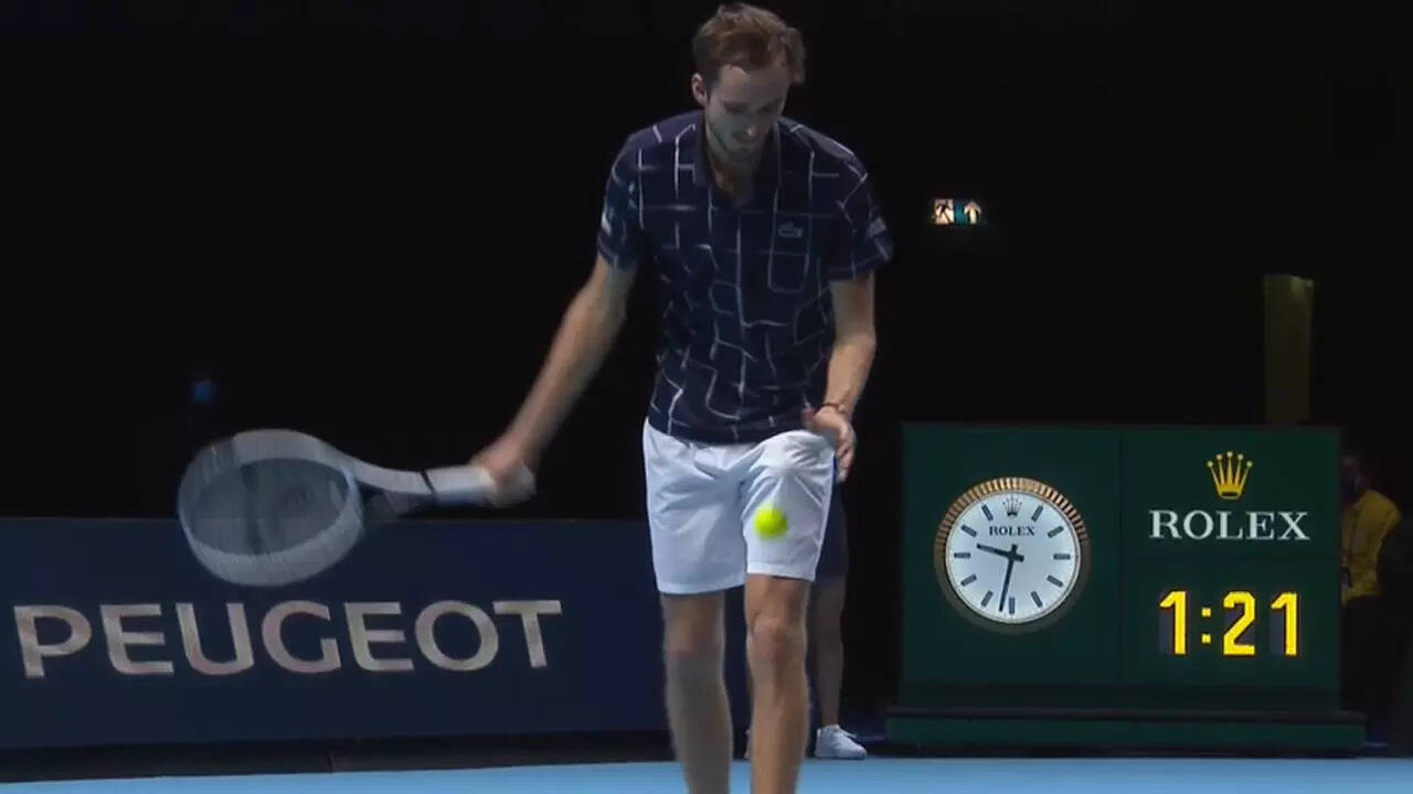 Daniil Medvedev's underarm serve against Alexander Zverev