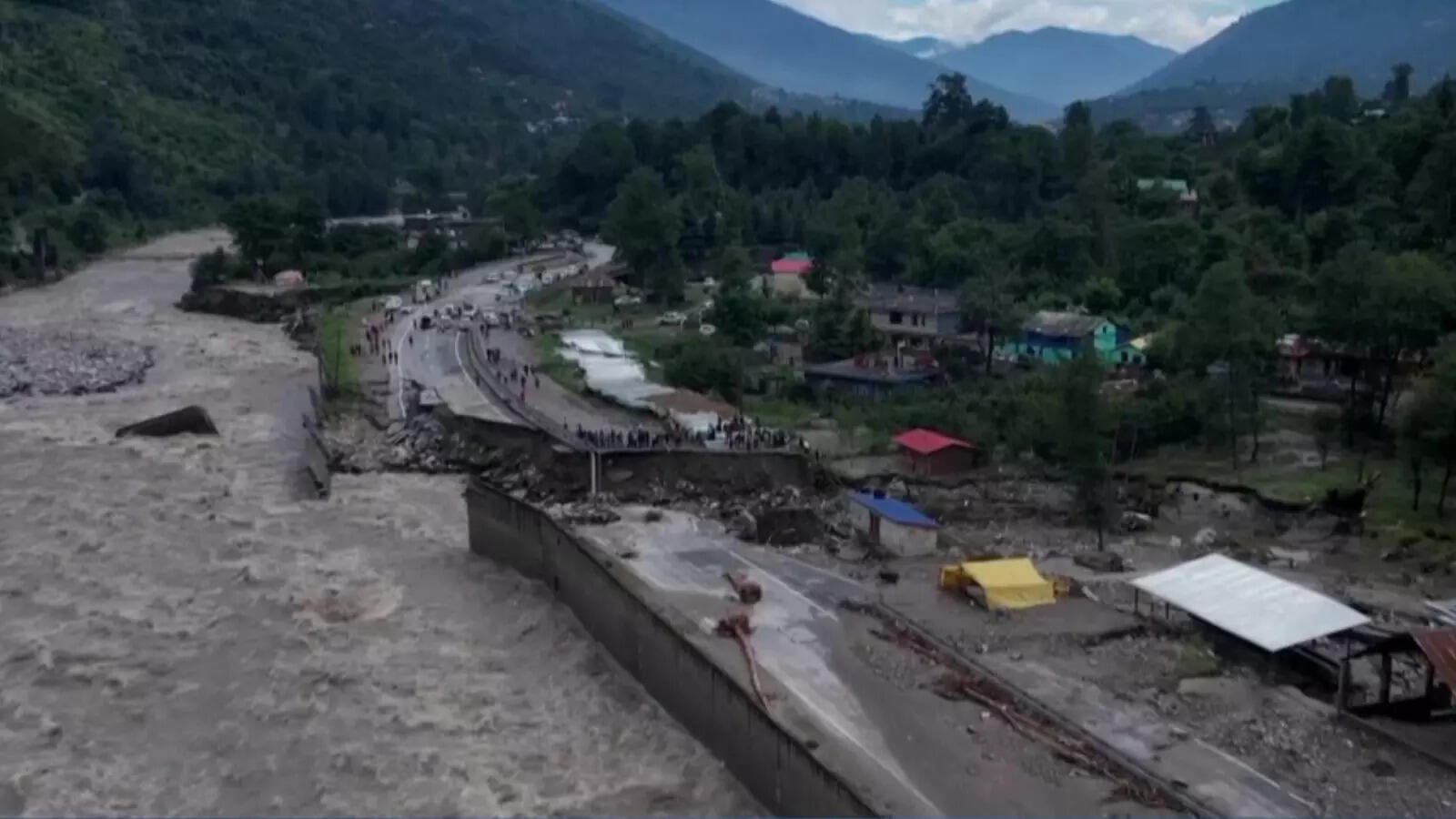 UP Administration increases vigilance near bank of Yamuna River as water level rises due to ...