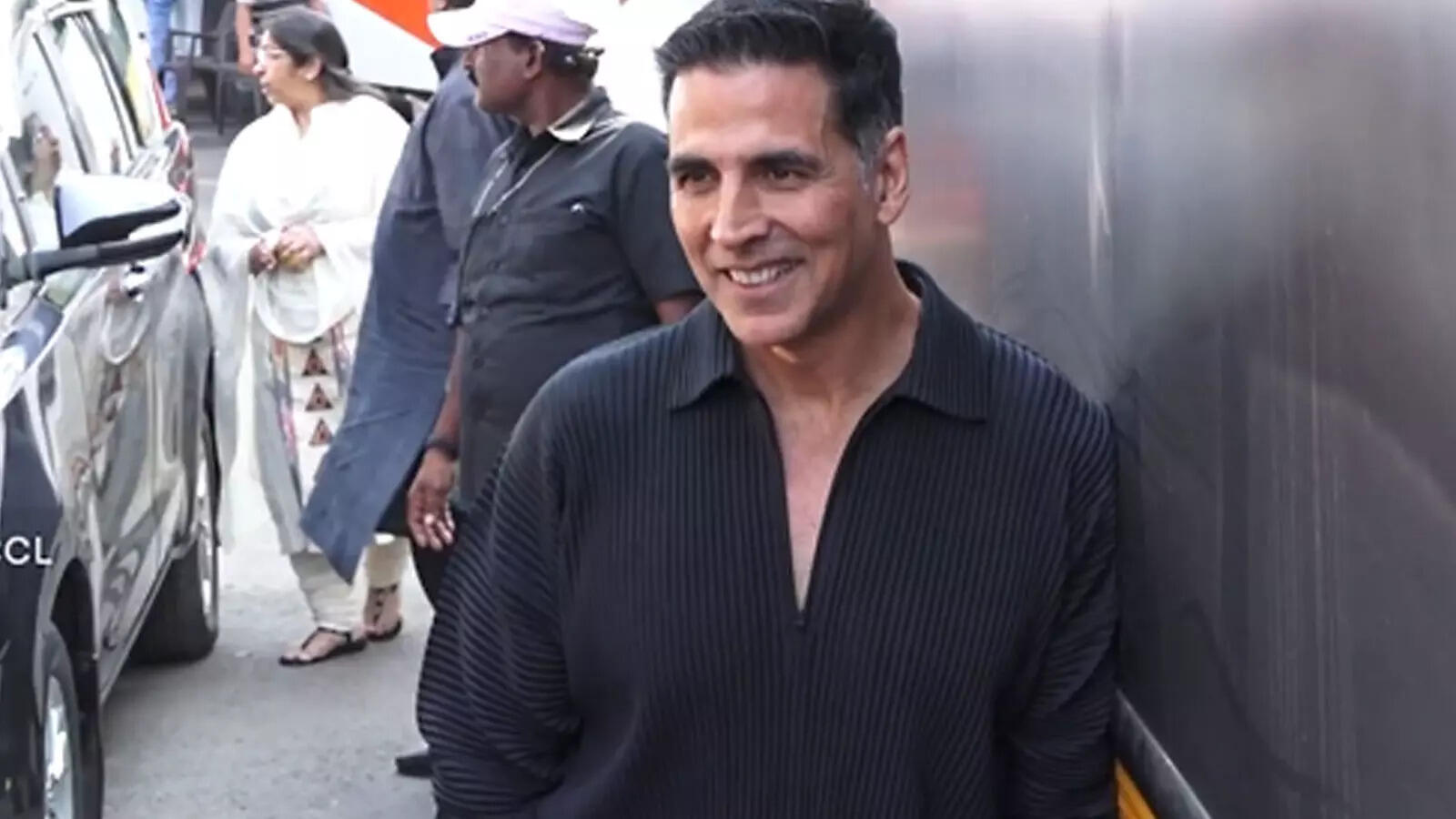 Akshay Kumar's old video questioning Hindu religious practice resurfaces; netizens say 'He is ...