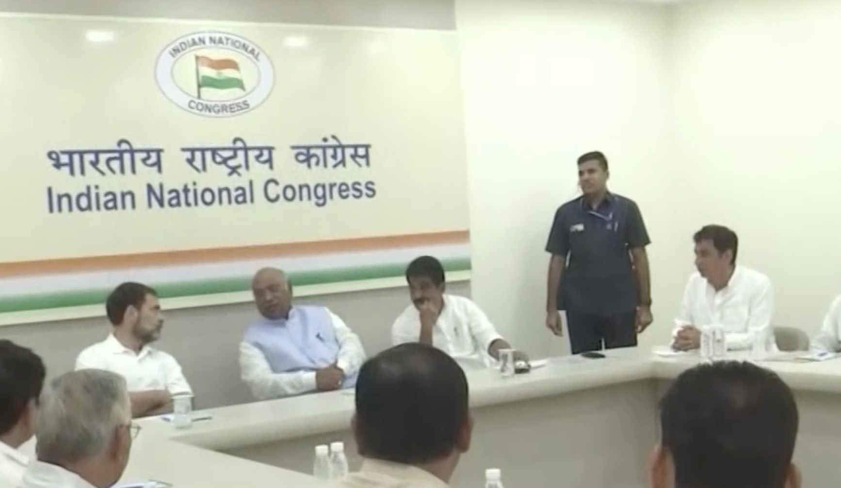 congress: Delhi: Mallikarjun Kharge, Rahul Gandhi hold meeting with Uttarakhand Congress leaders