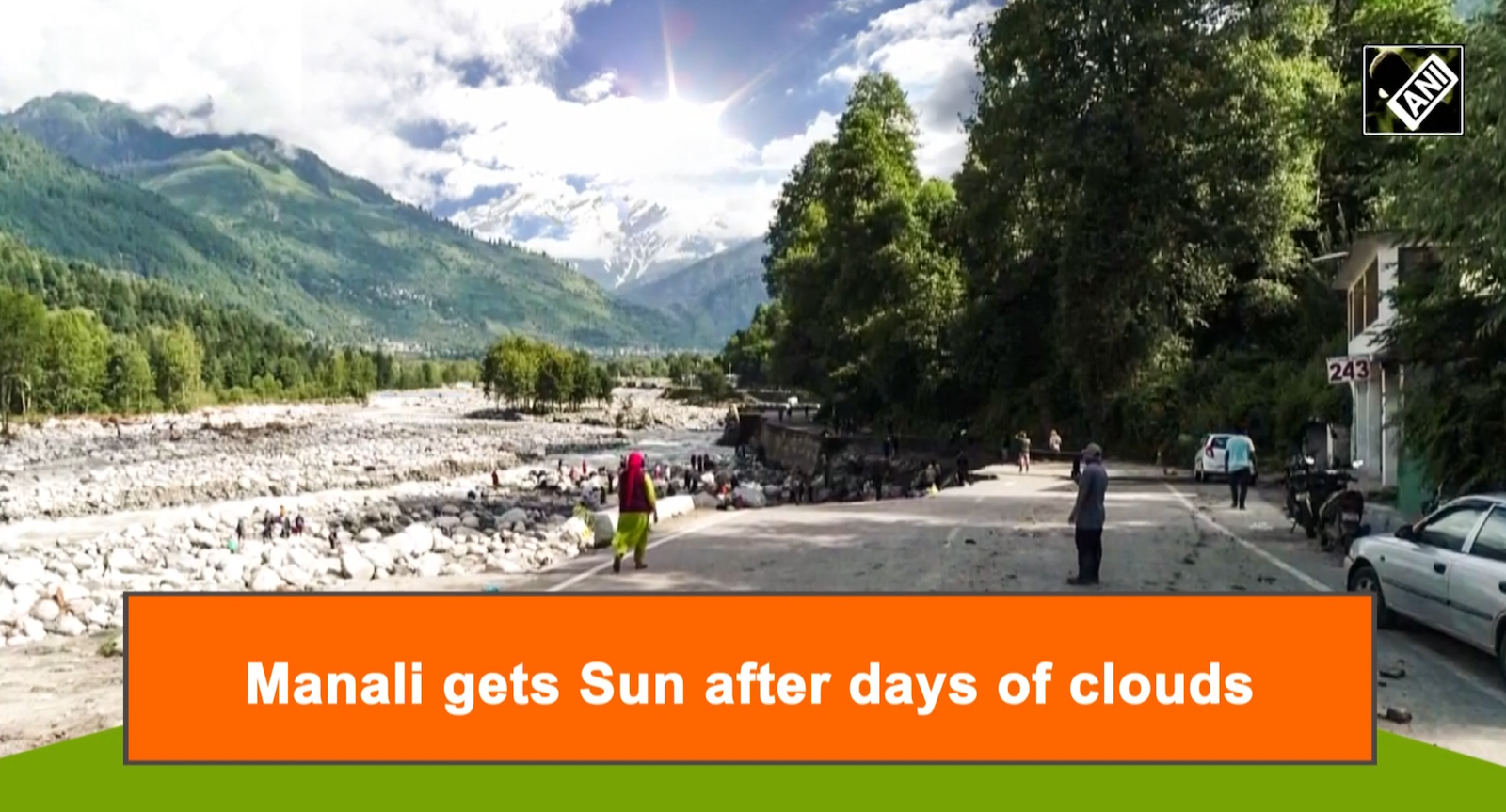 Manali gets Sun after days of clouds