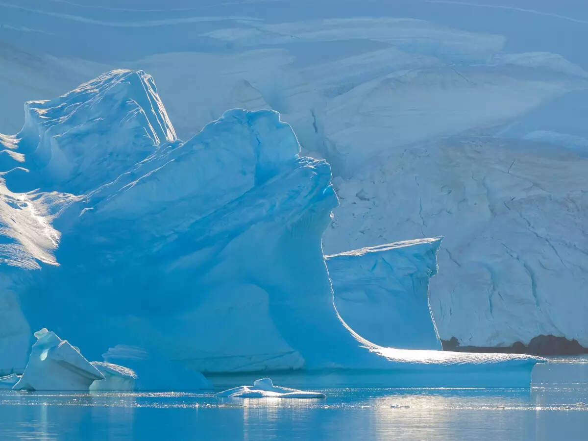 Journey through Drake Passage to the icy continent of Antarctica ...