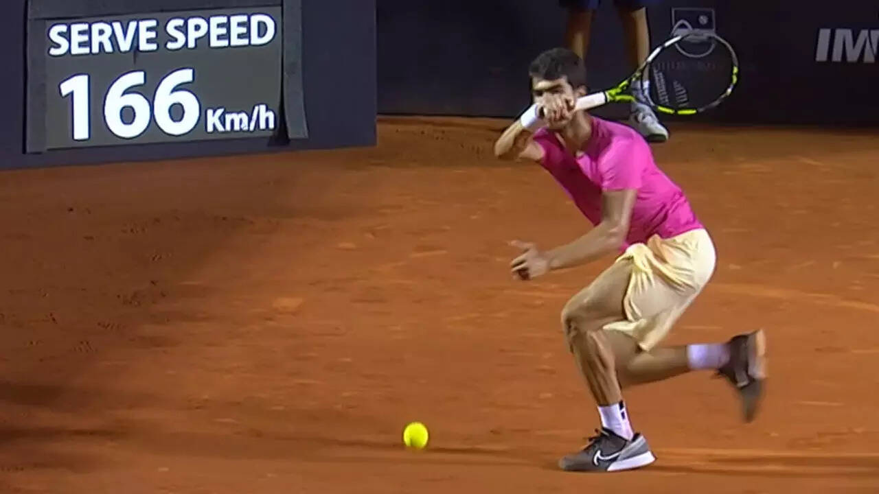 Carlos Alcaraz's explosive forehand