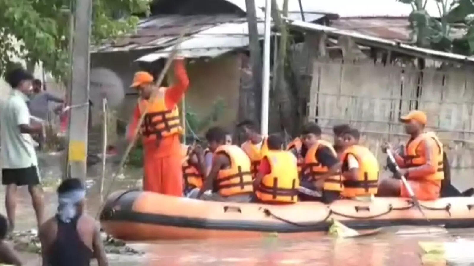 Assam: Flood situation in several areas of Sivasagar due to rise in ...