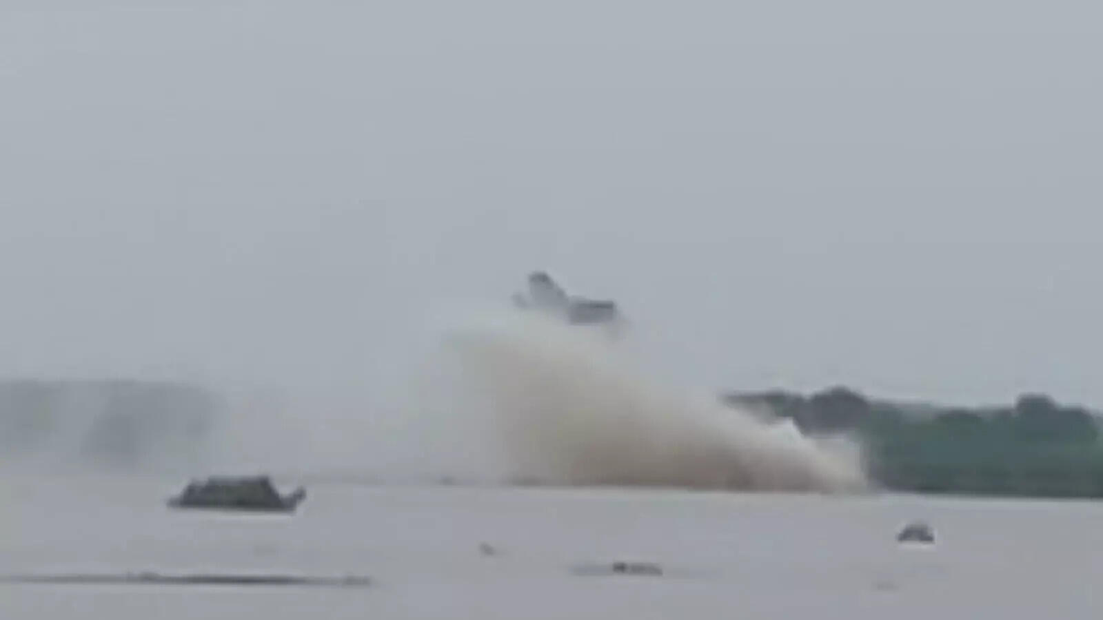 Indian Oil gas pipeline burst in River Yamuna in UP’s Baghpat