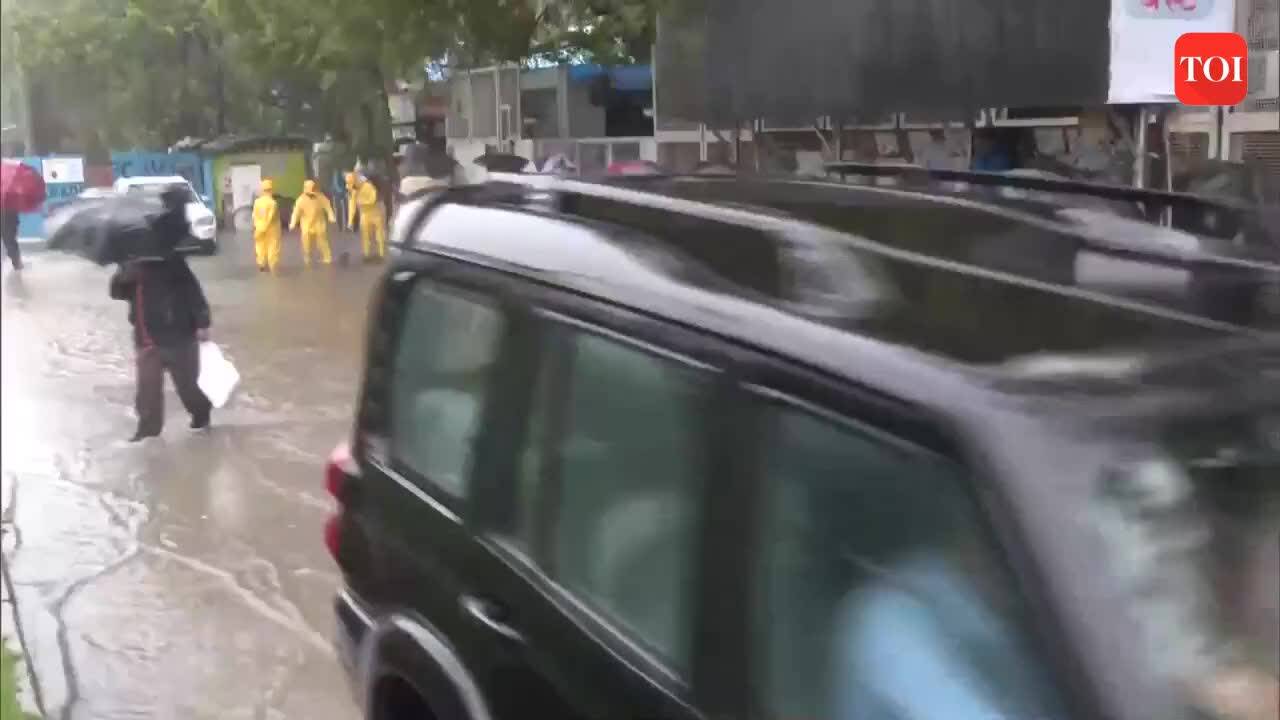 Heavy rain lashes Mumbai leading to waterlogging in multiple areas