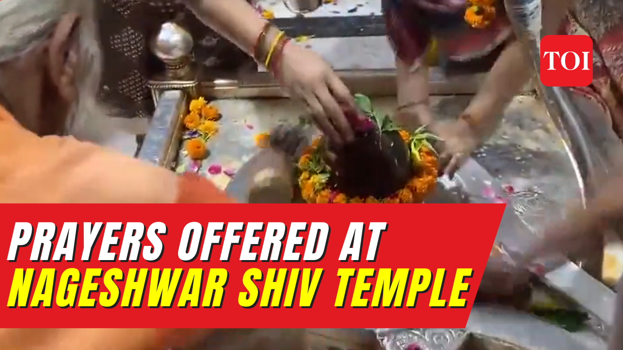 UP: Devotees offer prayers at Nageshwar Shiv Temple on the fourth Monday of ‘Sawan’ month