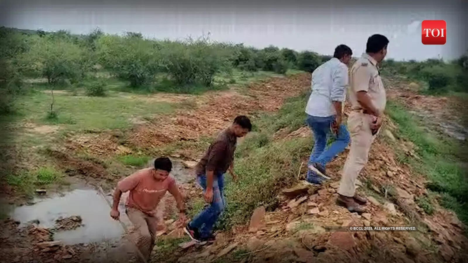 Cops crack down on Dholpur dacoit, Watch Live operation