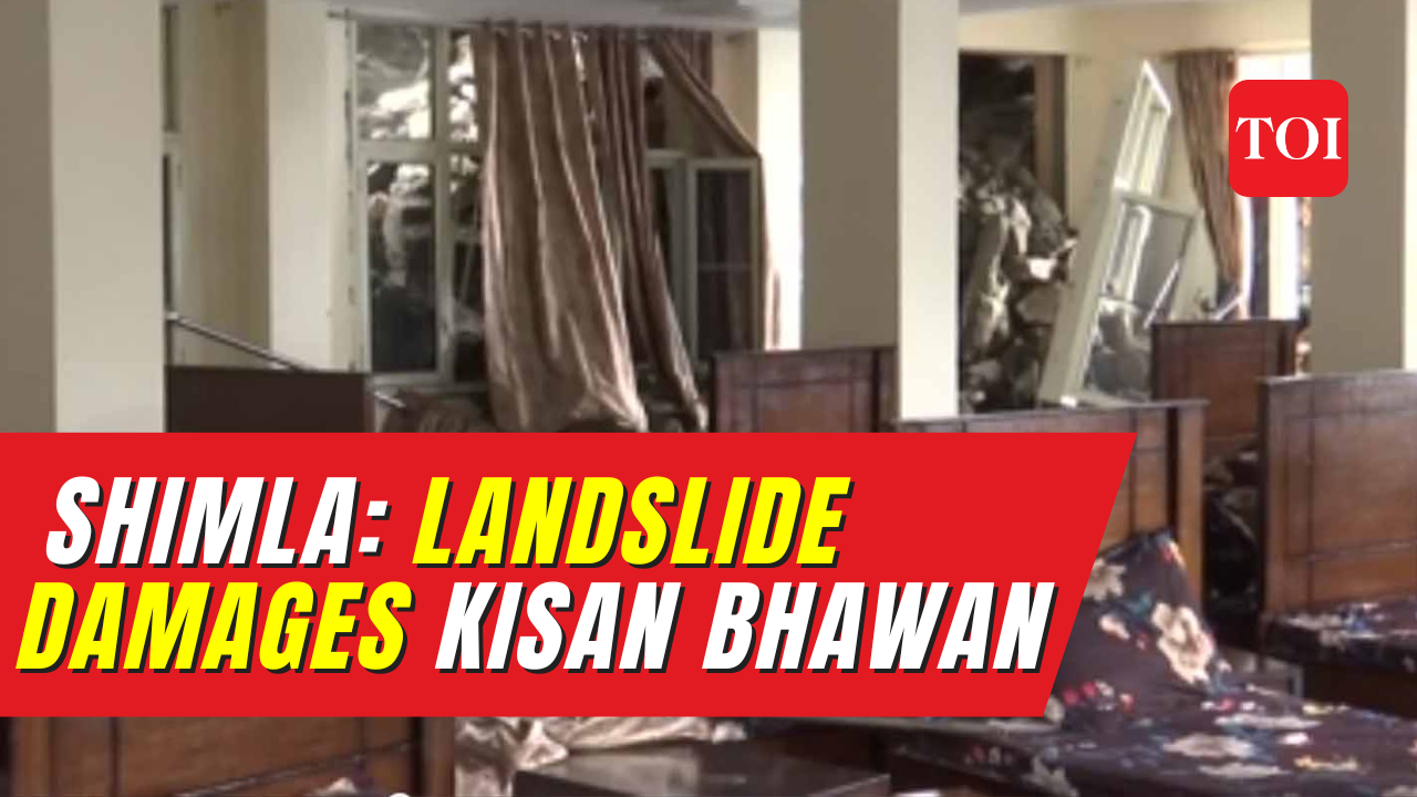 Shimla: Landslide damages Kisan Bhawan, several vehicles in Dhalli area