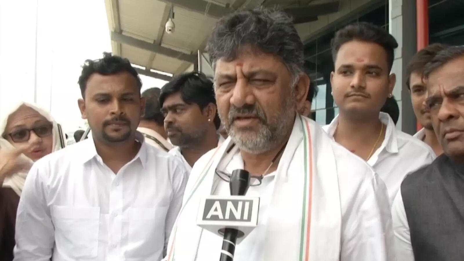 “Hope within 24 hours, Rahul Gandhi will be restored as MP…” DK Shivakumar on SC’s order