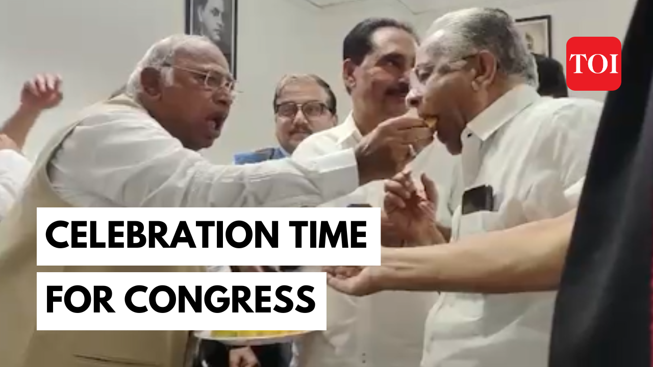 Watch: Congress leaders distribute 'Mithai' of victory after Rahul Gandhi's reinstatement as MP