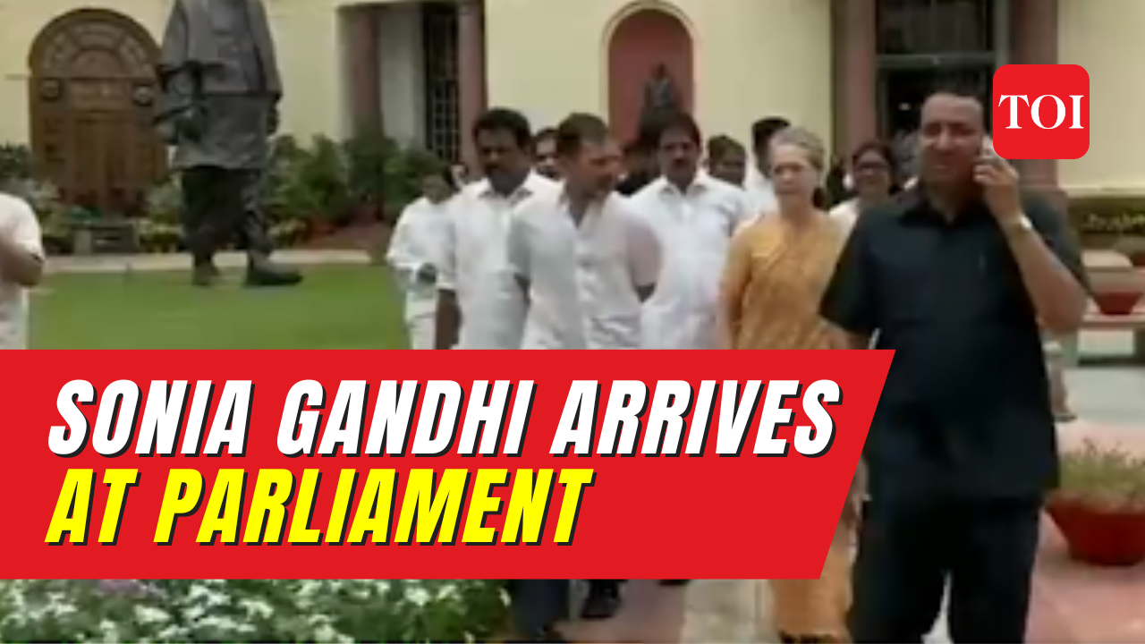 Watch: Sonia Gandhi reaches Lok Sabha as Rahul Gandhi gets back Parliament membership