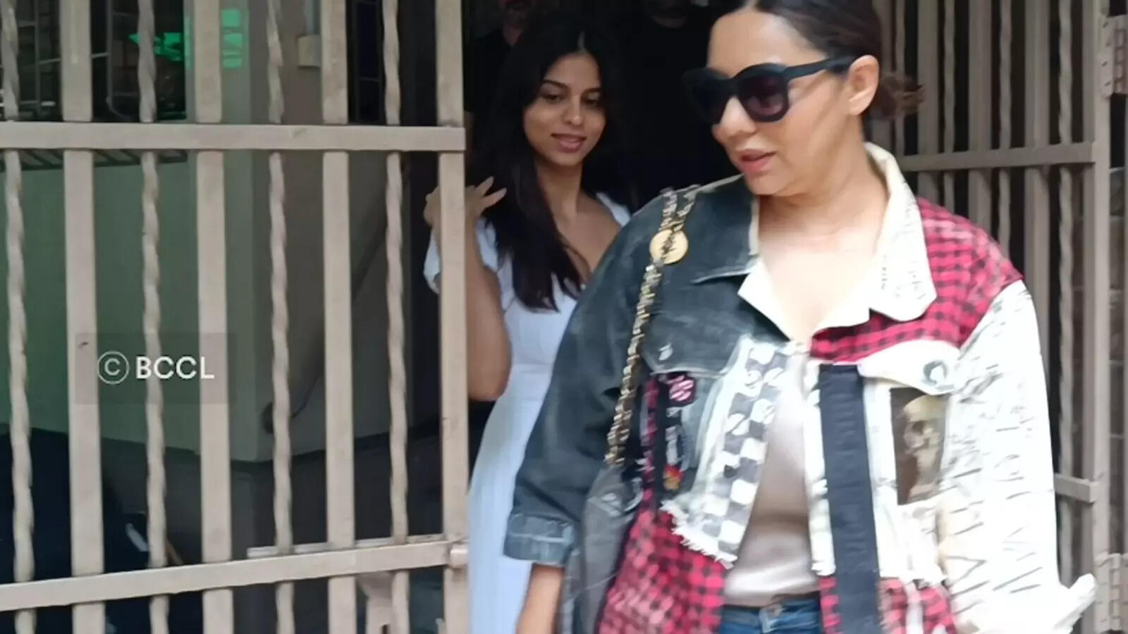 Spotted: Gauri Khan opts for multi-coloured jacket paired with jeans and daughter Suhana Khan ...