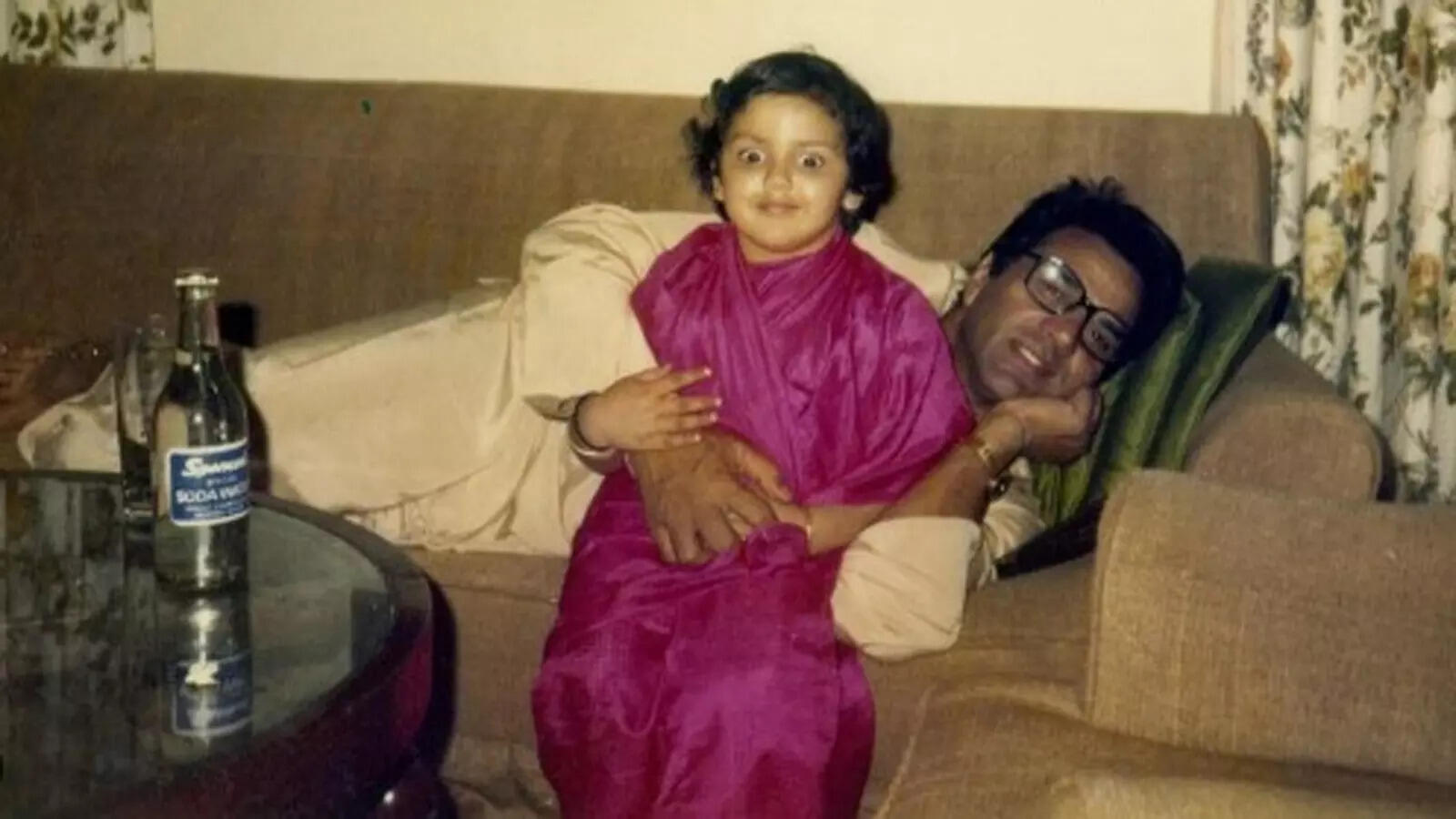 Esha Deol shares PRICELESS childhood picture with her 'darling papa' Dharmendra: 'Never ...