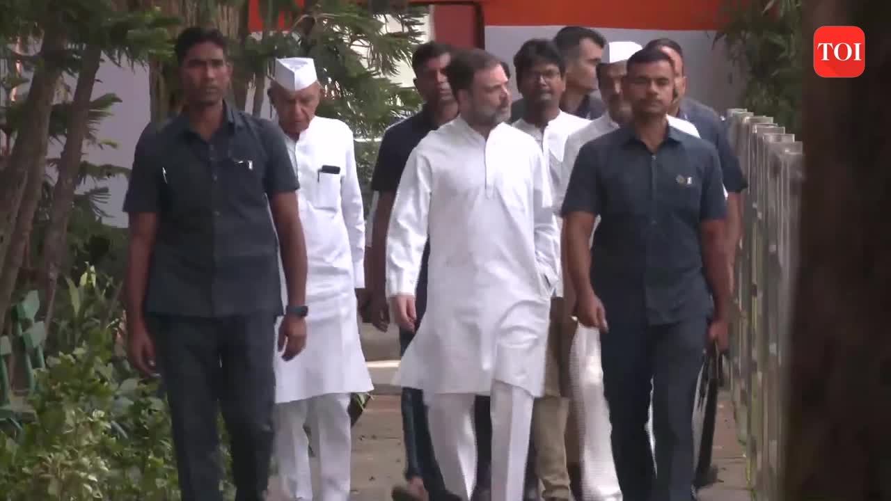 Congress leader Rahul Gandhi reached AICC office for 77th Independence Day Celebration