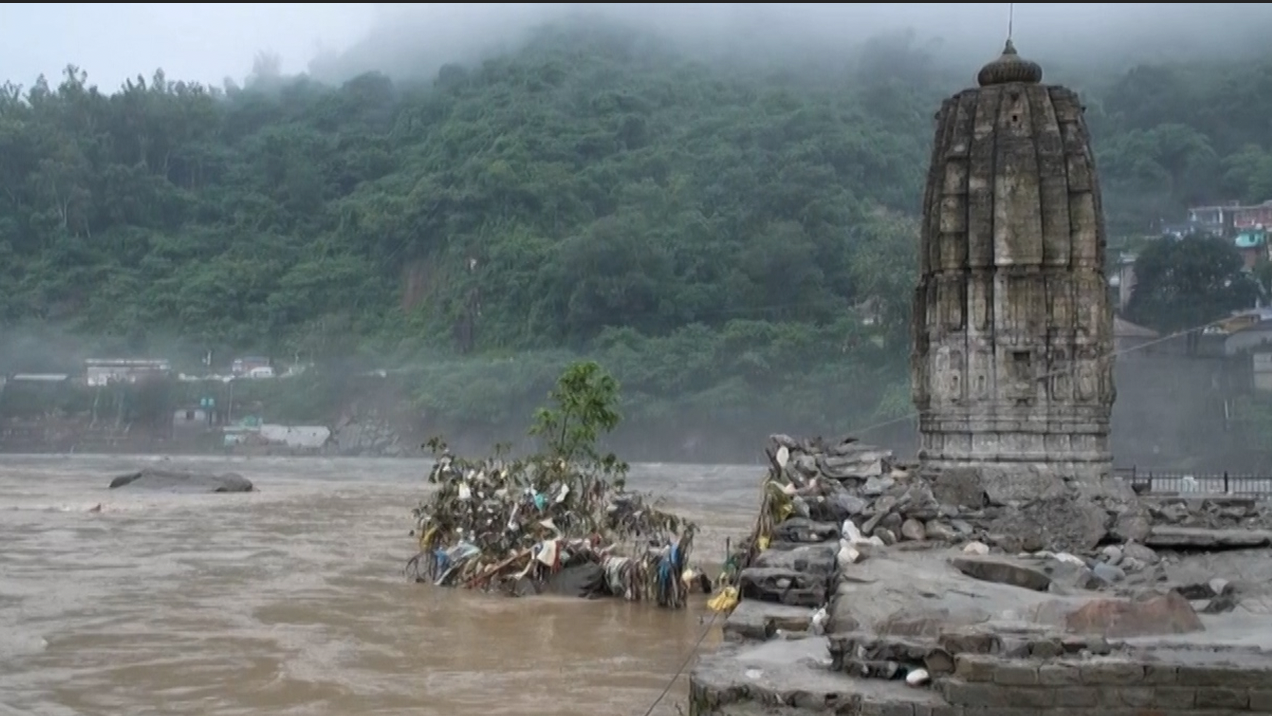 River: Incessant rains wreak havoc in HP, River Beas flowing in full spate