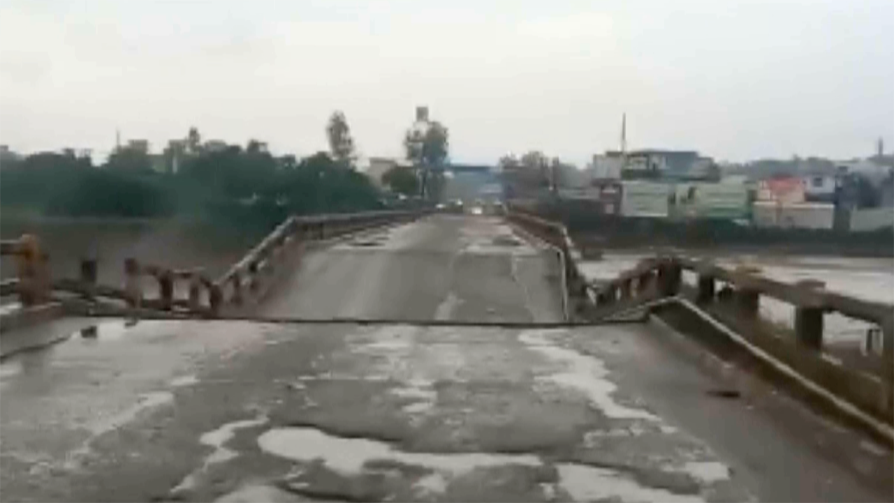 HP rain fury: Bridge built across overflowing River Balad comes down in Solan
