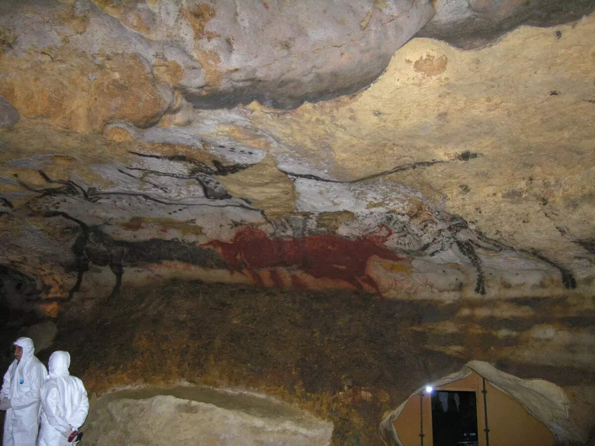 Lascaux Caves in France has some prehistoric tales to tell, France ...
