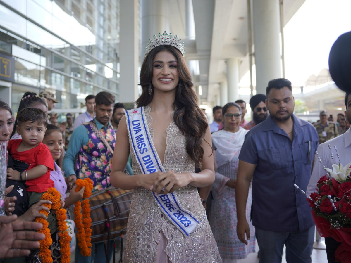 LIVA Miss Diva Universe 2023 Shweta Sharda's Grand Homecoming!