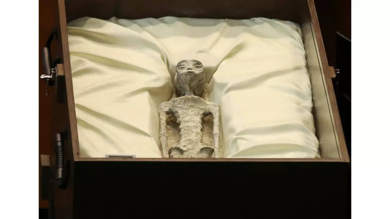 Mexican Alien Body: Ancient extraterrestrial remains unveiled by ...