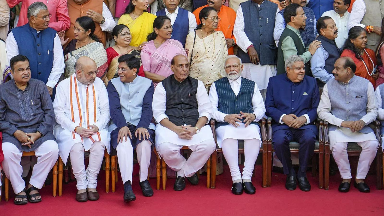 'Samvidhan Sadan': MPs turn up in myriad colours for farewell pic at ...