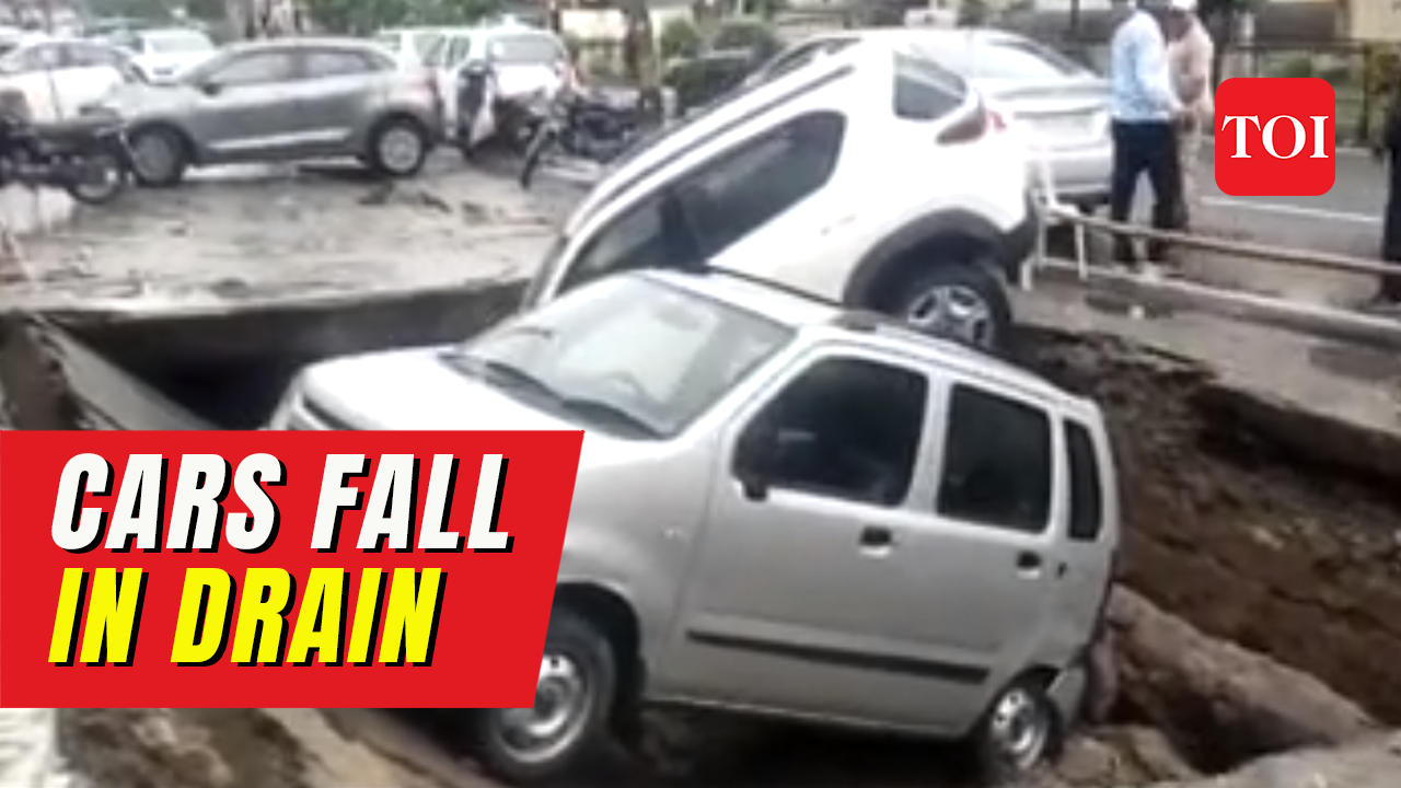 Watch: Two cars fall in sewer drain in Udaipur
