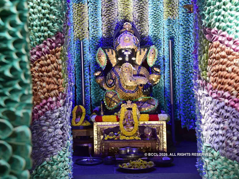 From Chandrayaan-3 to eco-friendly Ganpati: Unique pandals illuminate ...
