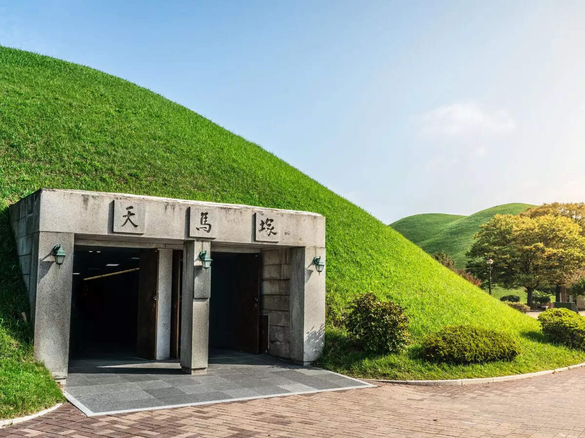 Secrets of Gaya Tumuli: South Korea's burial mounds of a lost kingdom ...