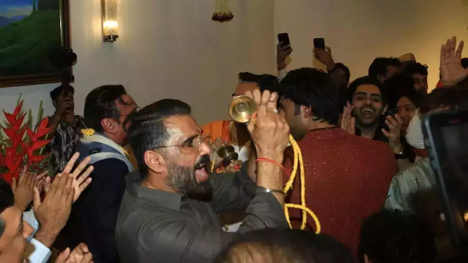 Jackie Shroff, Suniel Shetty to Pankaj Tripathi, celebrities visit ...