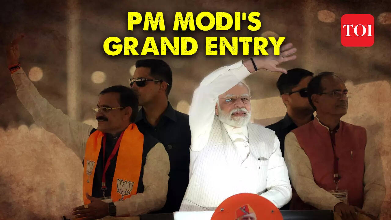 Seated in an Open Jeep, PM Modi Makes a Powerful Entry, Boosting BJP ...