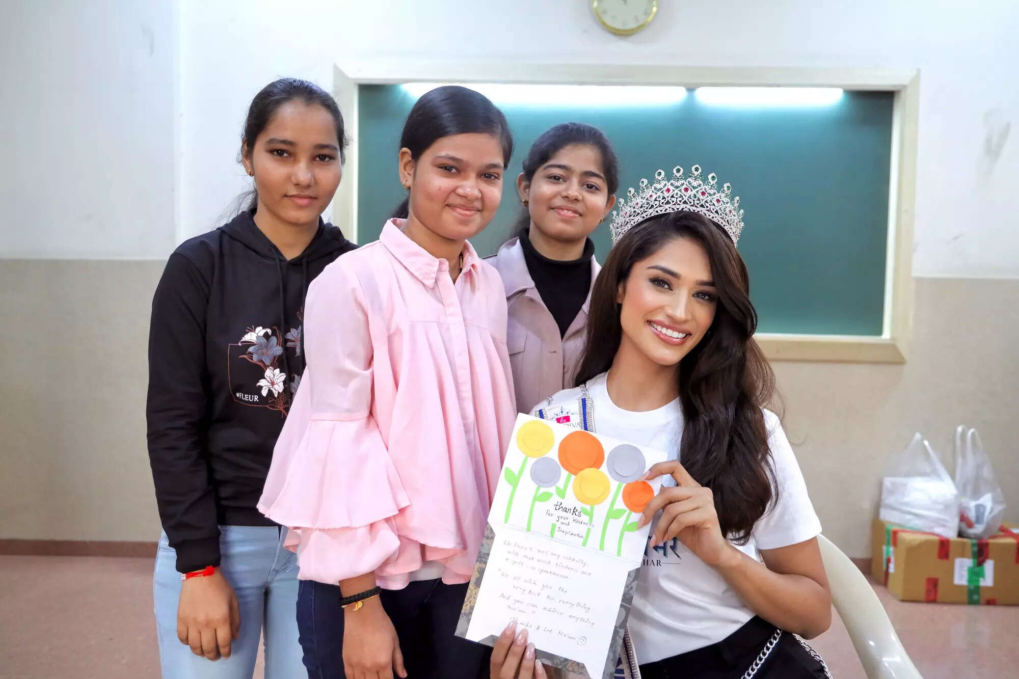 Shweta Sharda inspires the students of Thakur Shyamnarayan with her ...