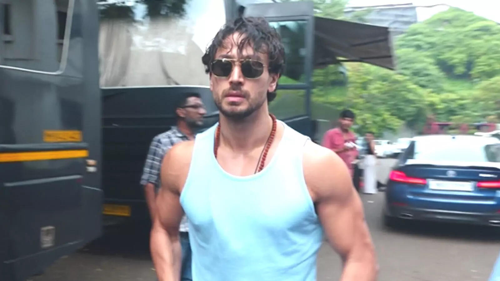 Watch: Tiger Shroff gives major fitness motivation, flaunts his muscles ...