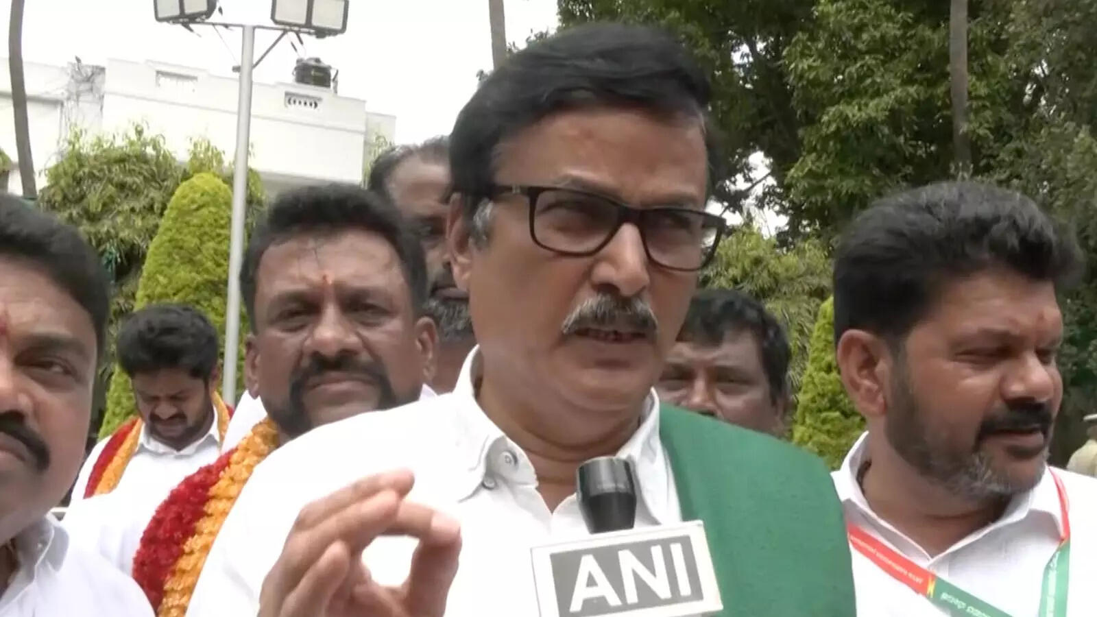 cauvery issue: “CM agreed to discuss Cauvery issue with ex-SC judges ...