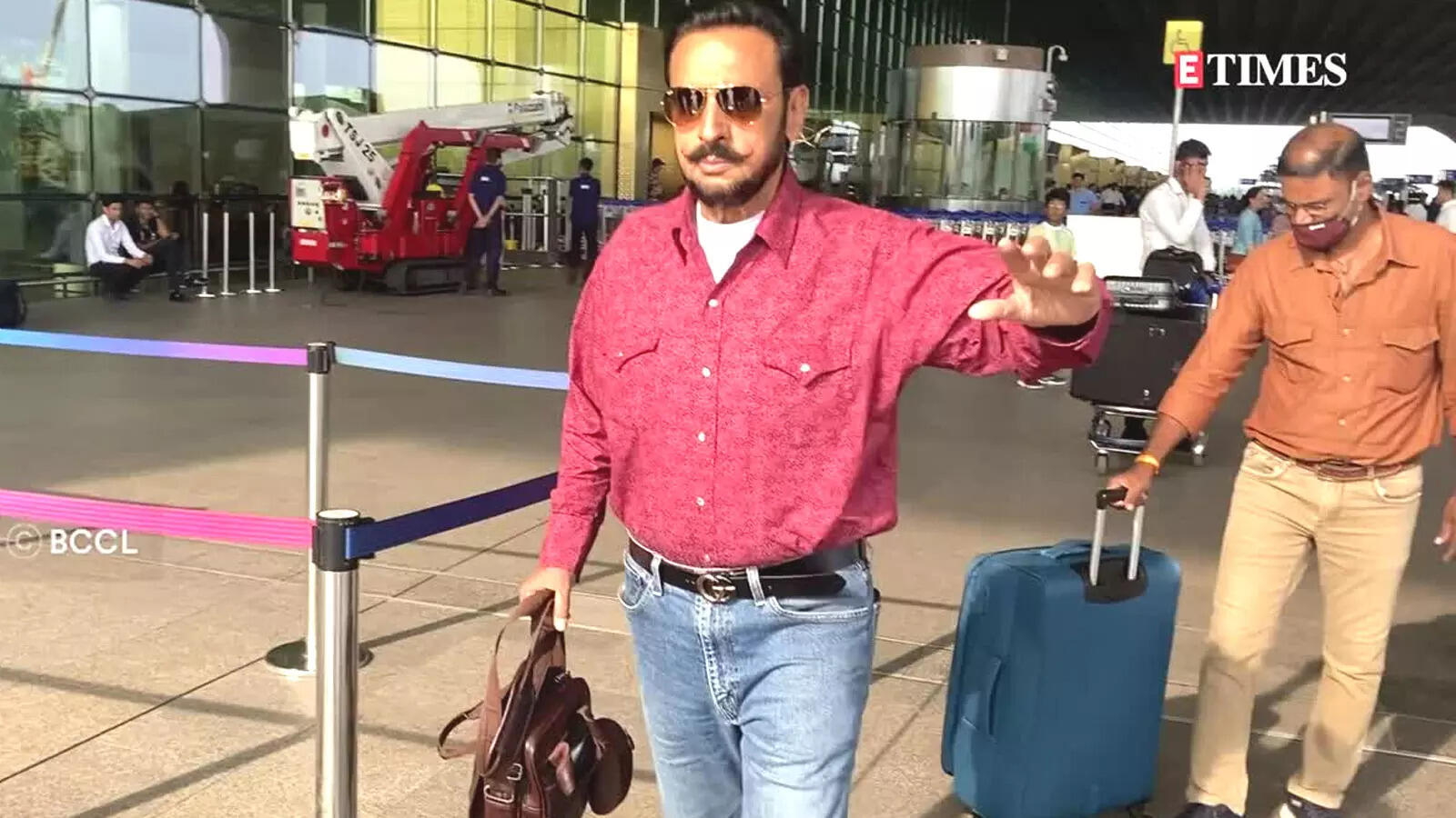 ‘Bahut achcha laga’, says Gulshan Grover to paps at airport