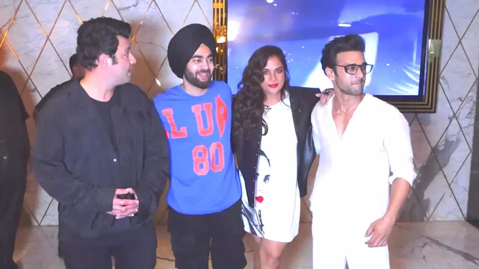 'Fukrey 3' actors Richa Chadha, Varun Sharma, Manjot Singh and Pulkit Samrat visit movie theatre ...