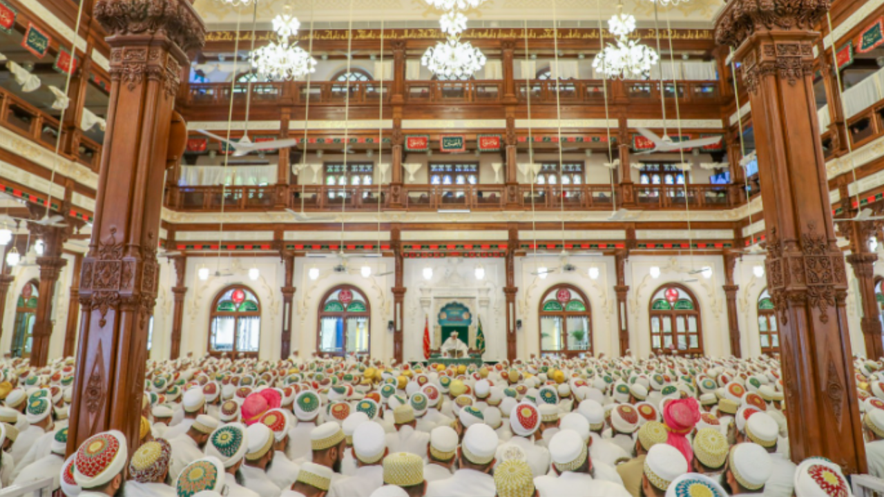 One lakh Dawoodi Bohras gather in Mumbai to mark 10th…