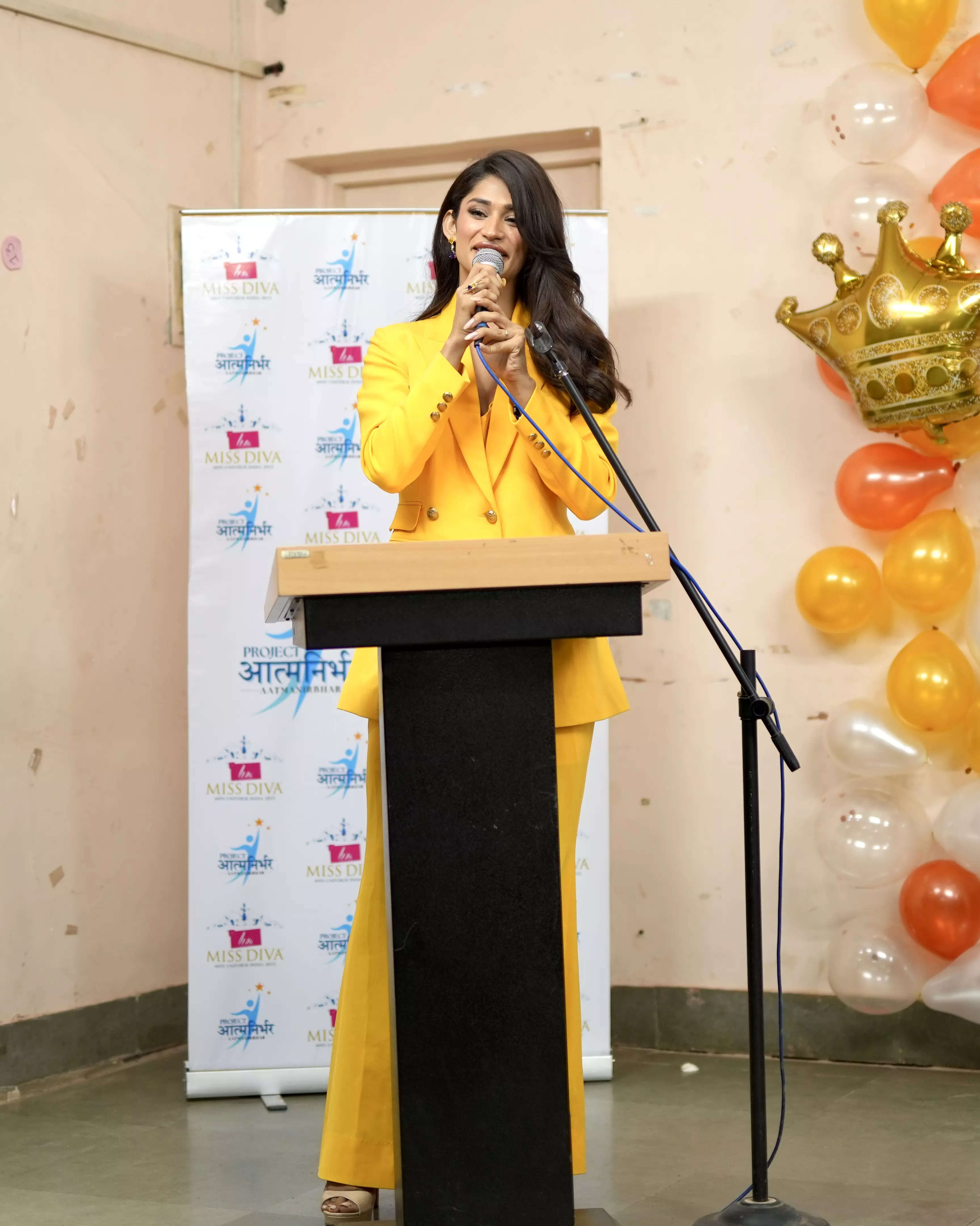 Shweta Sharda inspires change with 'Project Aatmanirbhar' at Shri M D Shah Mahila College