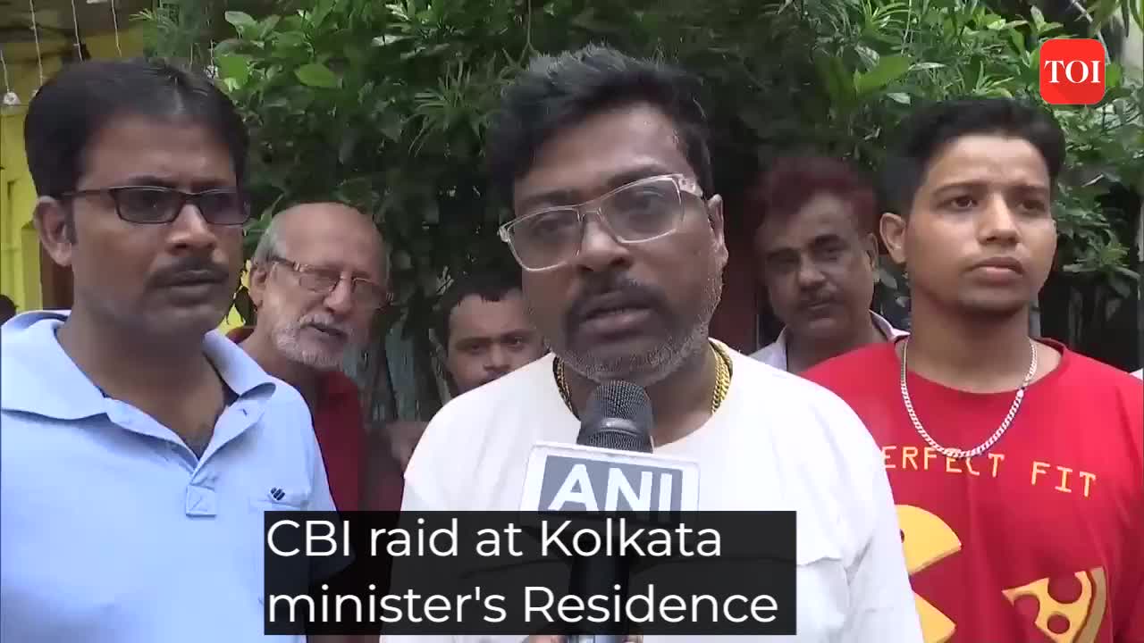 CBI raids West Bengal minister's residence over civic body recruitment irregularities