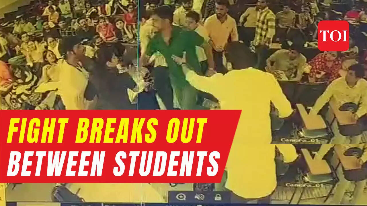 CCTV: Fight breaks out between students over seat at coaching institute