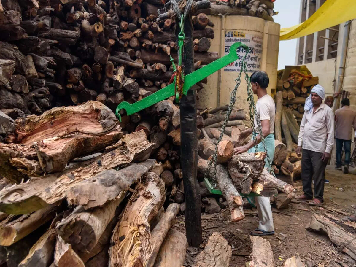 Varanasi: Why do people love to visit Varanasi cremation ghats? | Times ...