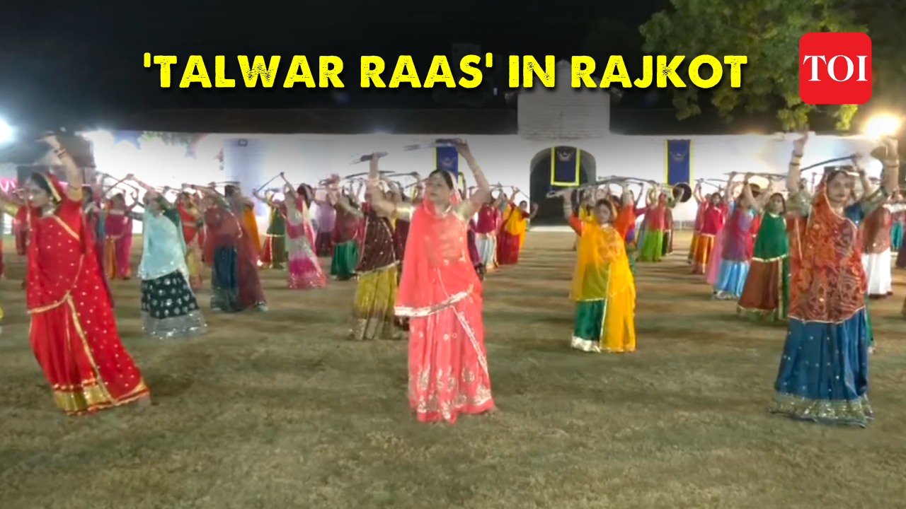 Navratri's 'Talwar Ras': Women in Rajkot embrace tradition with swords