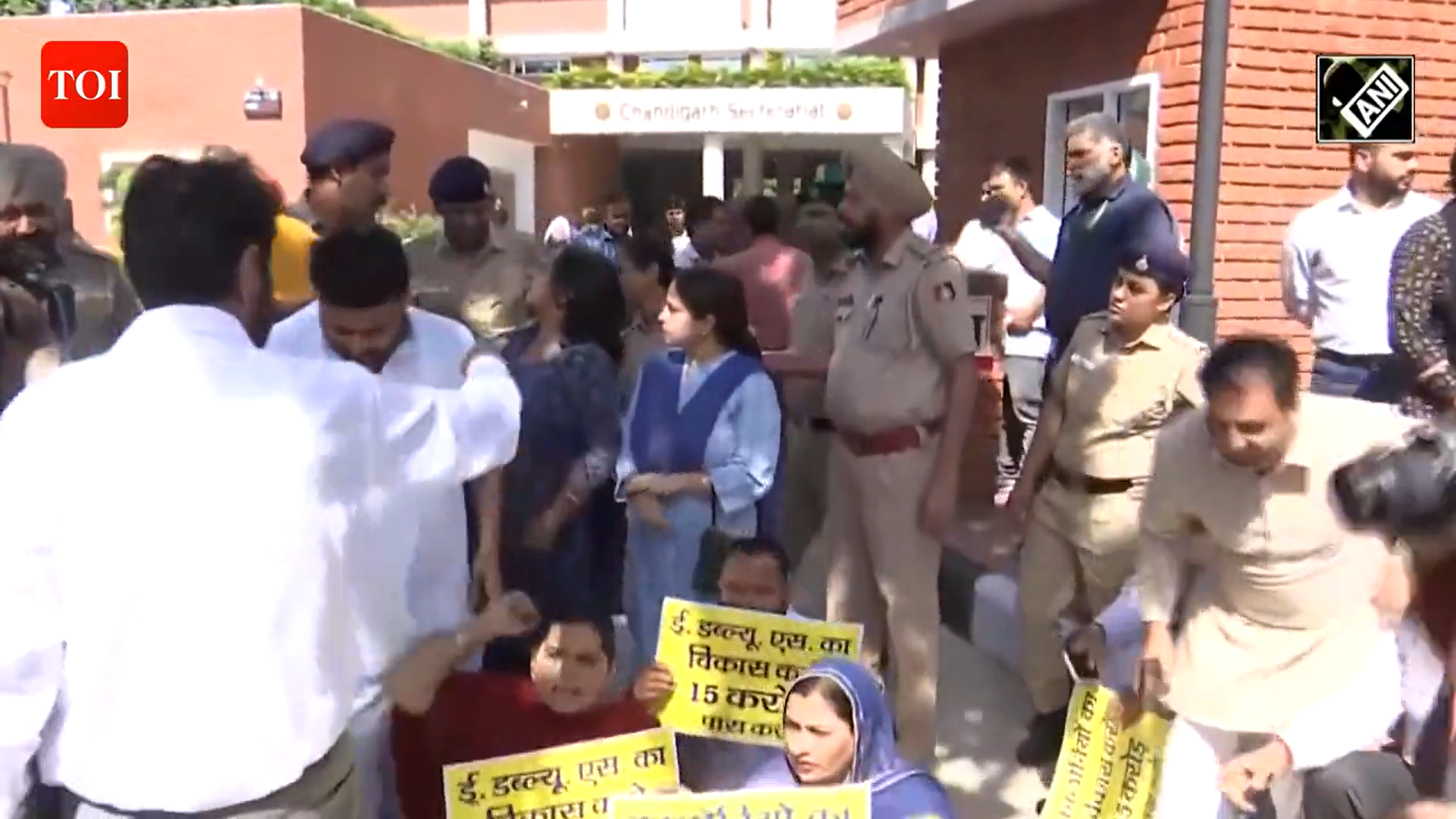 Dealers, counsellors stage protest against Electric Vehicles Capping in ...