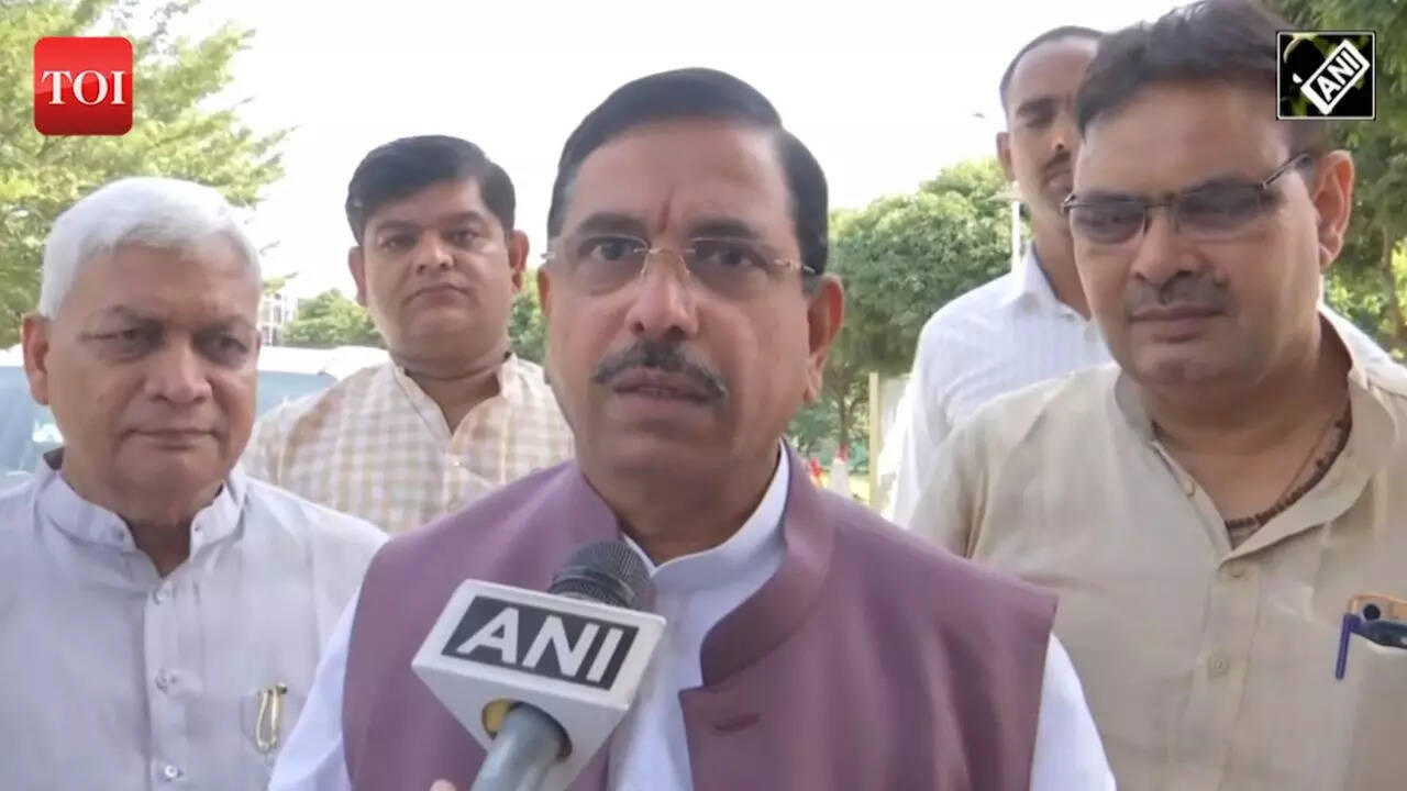 Congress is expert in lying to people: Pralhad Joshi on Priyanka Gandhi’s Rajasthan visit