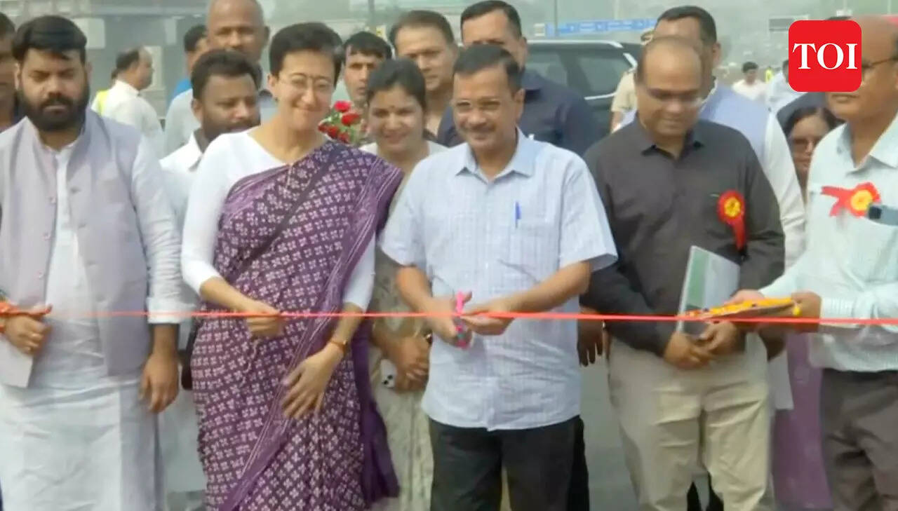 Chief Minister Arvind Kejriwal inaugurates Sarai Kale Khan flyover ...