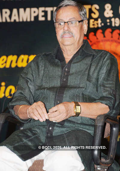 Sanjay Gupta with wife at Anup Jalota's Bhajan and Gazal Sandhya at ...