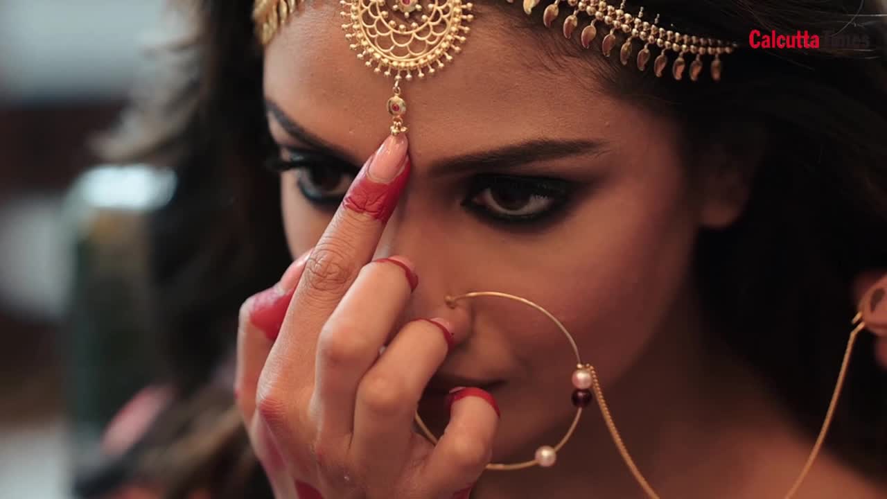 Mahalaya special: Sauraseni Maitra channels her inner Devi