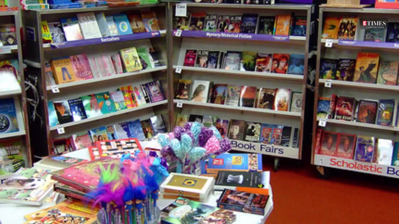 book lovers: Bookworms throng to romance & thriller novels at the ...